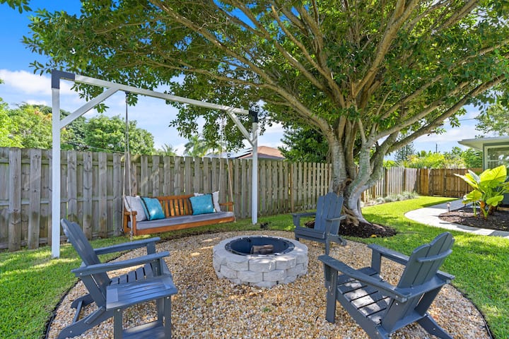 Backyard Oasis & Close To Beach - Pet Friendly - Delray Beach, FL