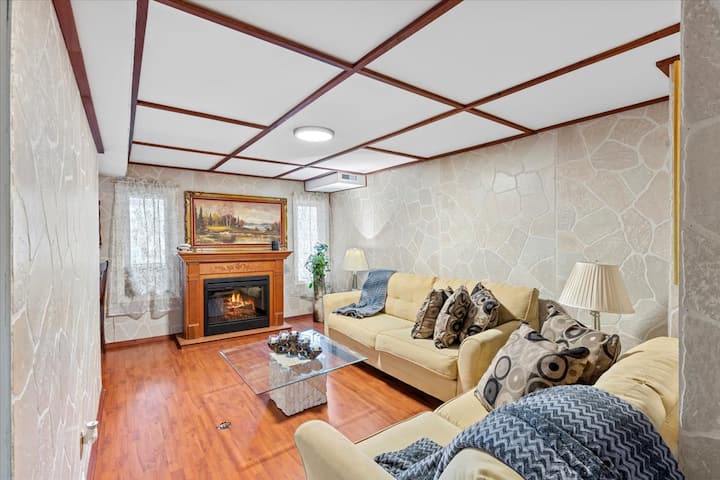 Apartment In Pickering - Pickering