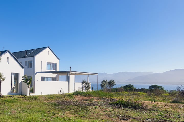 Waterfront Home At Benguela Cove Wine Estate - Fisherhaven