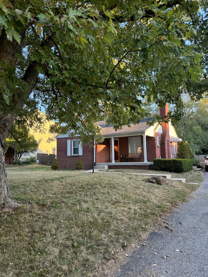 Cozy Retreat In Indianapolis! - Greenwood, IN
