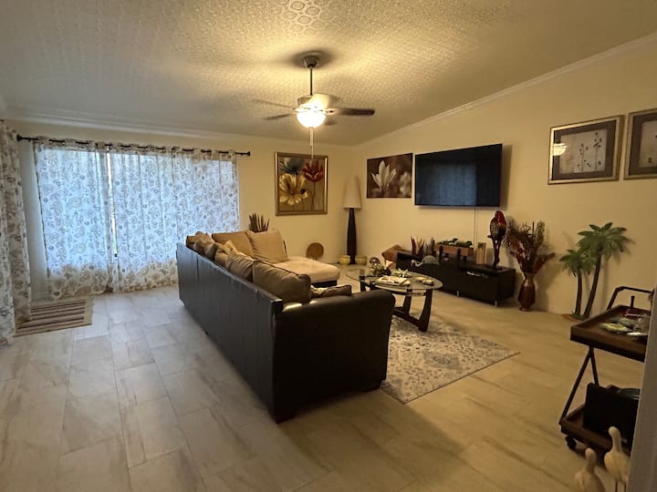 Downtown Cape Coral Apartment - Cape Coral, FL