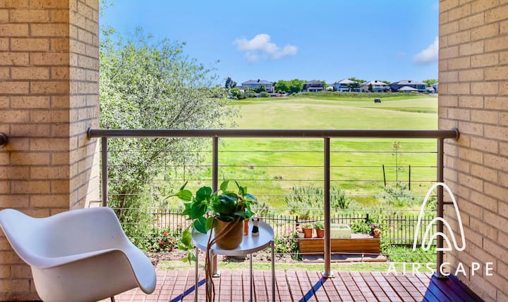 Entire 5bd House W Golf Course Views - Point Cook