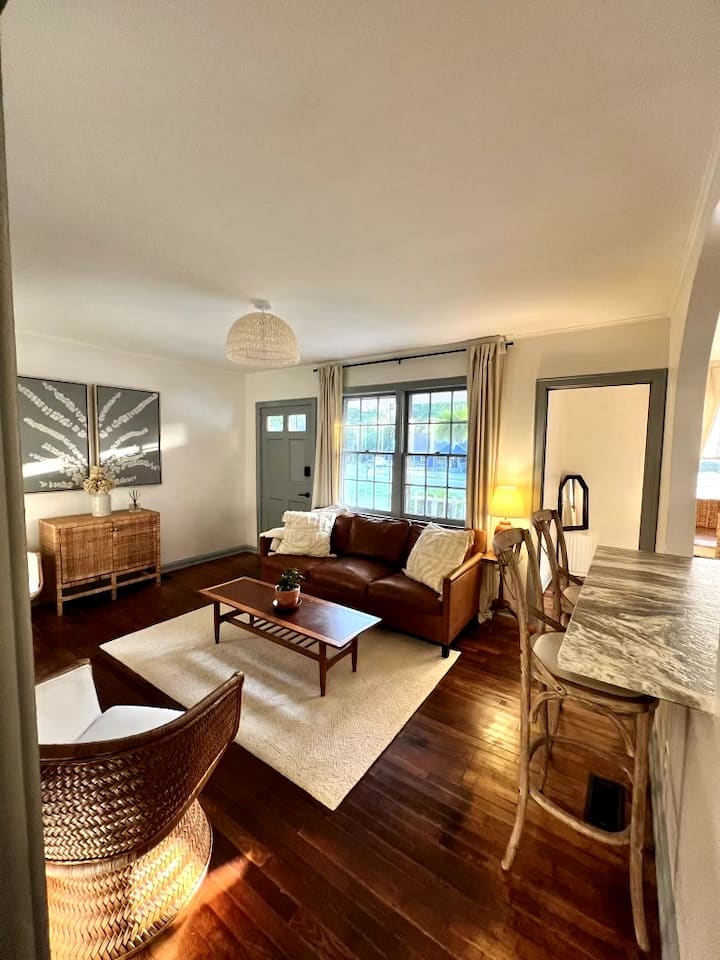 New Marietta Square Bungalow - Marietta, GA