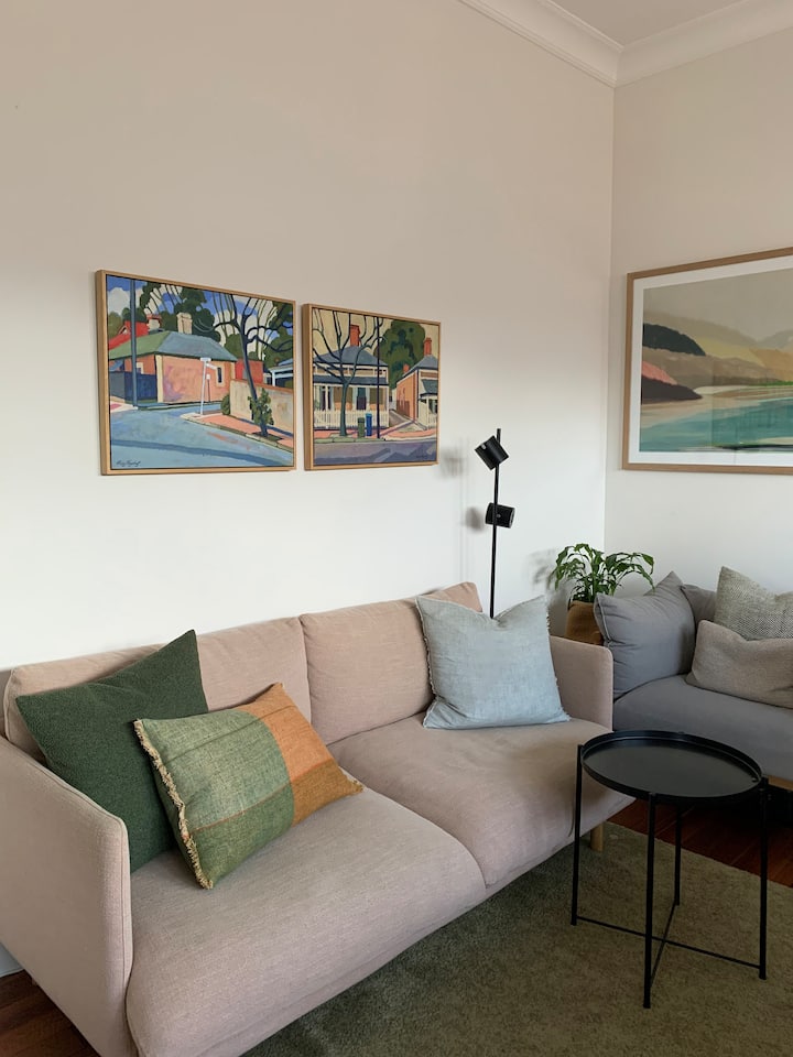 Comfortable, Sunny Apartment - 6kms To City - Burwood