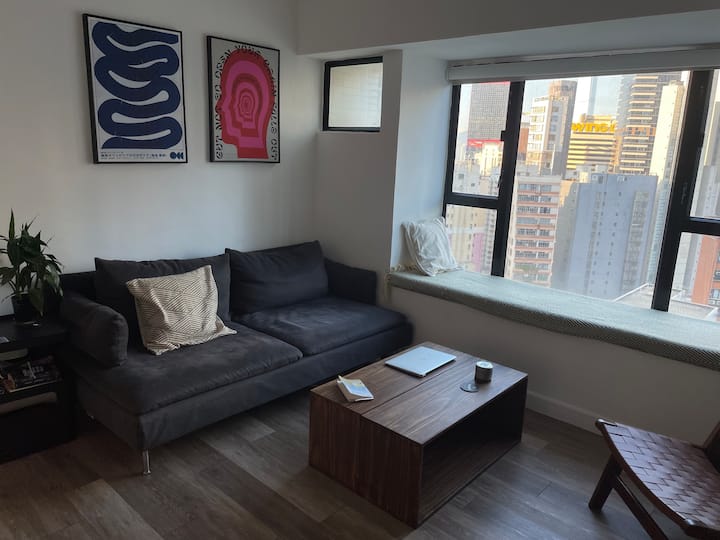 Bright Flat With Clear View. - Sheung Wan