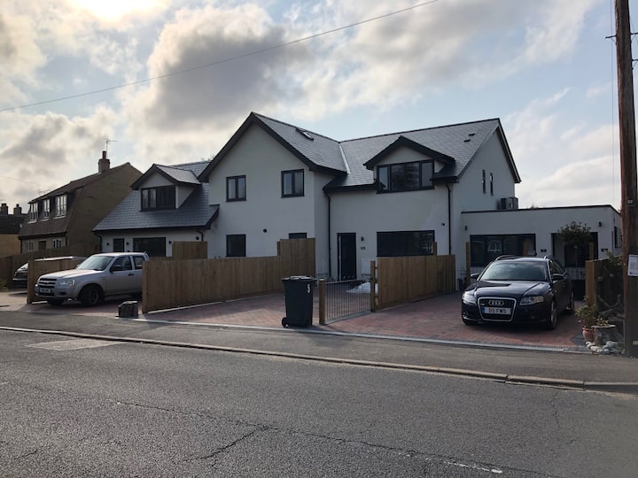 Newly Built 3 Bedroom 3 Bathroom House With Garden - Saffron Walden