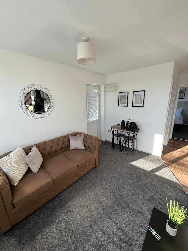 2-bed Apartment In Bromsgrove - Bromsgrove