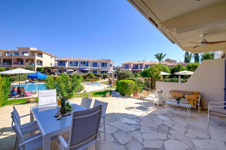 New Luxury Townhouse 2br/2ba| Large Terrace & Pool - Paphos