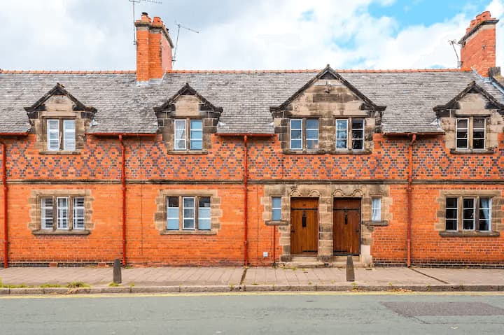 Pet Friendly Cottage - Chester Escape - Chester