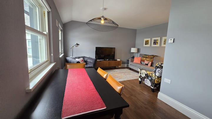 Luxury City Apartment - Sleeps 7 - Galway