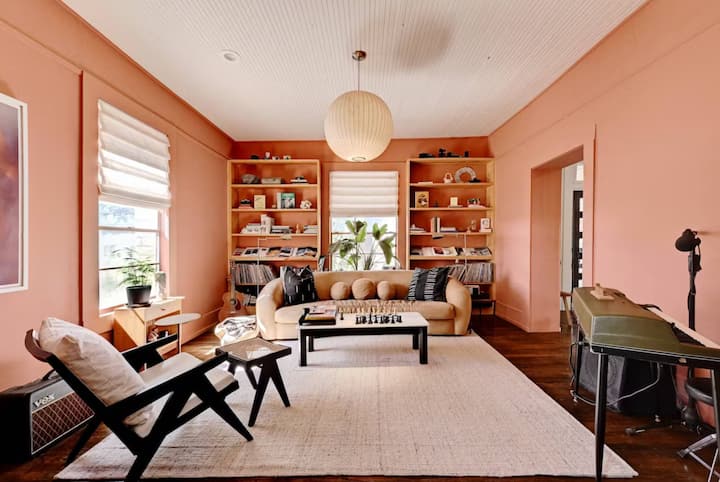 The Dean House On 2 Acres With A Barn - Marfa Gem. - Marfa