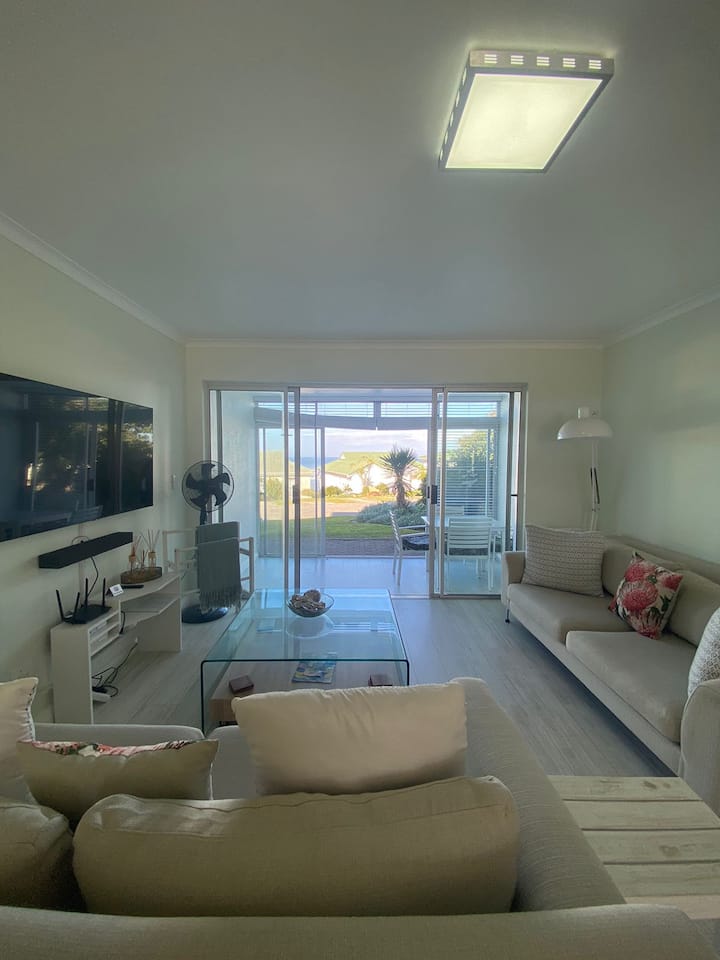 47 Whale Rock Estate - Hermanus