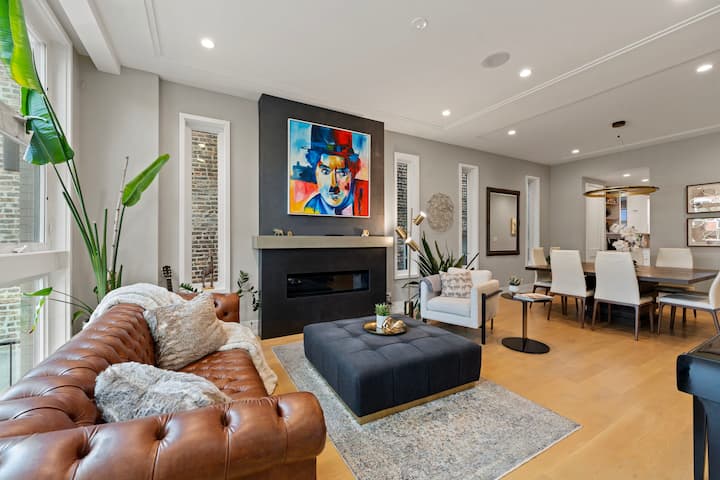 Stunning 5br Home Chicago W/ Rooftop And Hot Tub - Chicago, IL