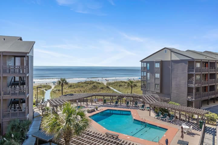 Cozy Beach View Condo | Steps To Main St. - North Myrtle Beach, SC