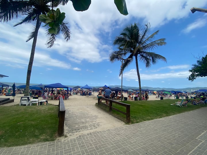 Apê A 120m Do Mar: Perto De Tudo - Porto Belo