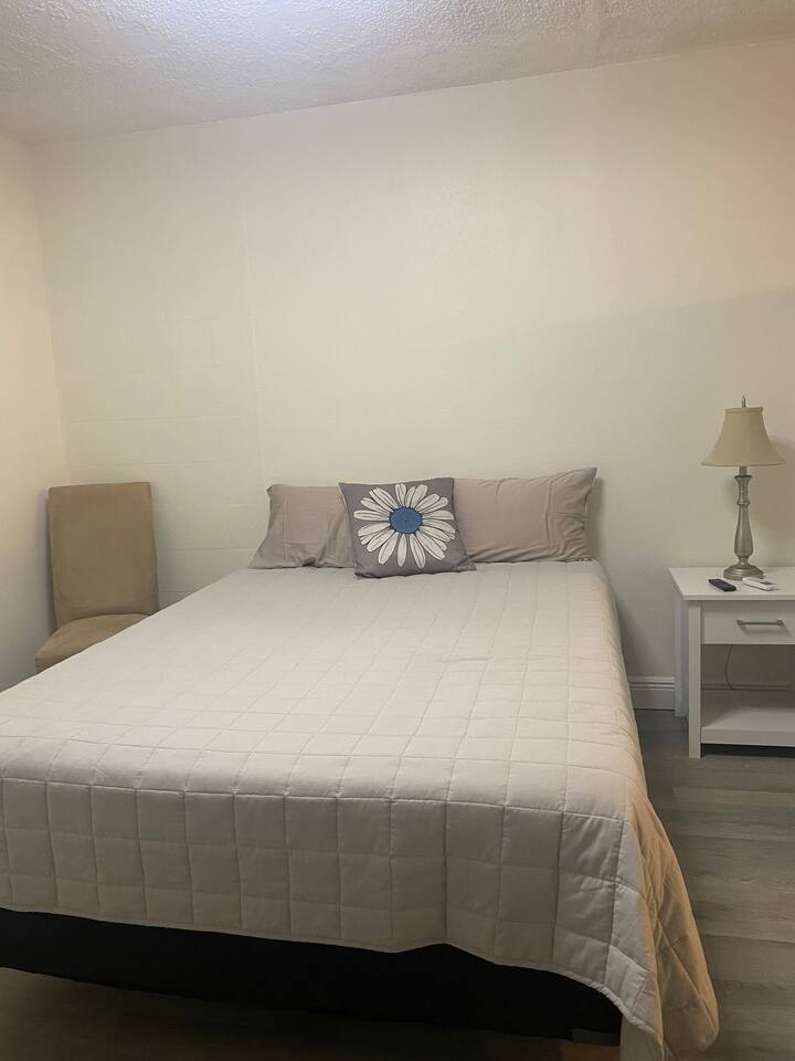 Private One Bedroom Studio Apart - Zephyrhills, FL