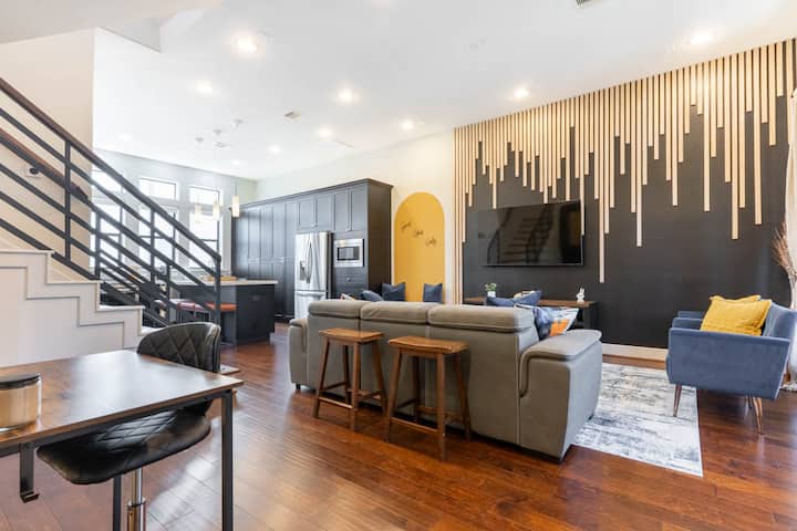 Rooftopview, Walk To G.r Brwn,toyota Center,shell! - Houston, TX