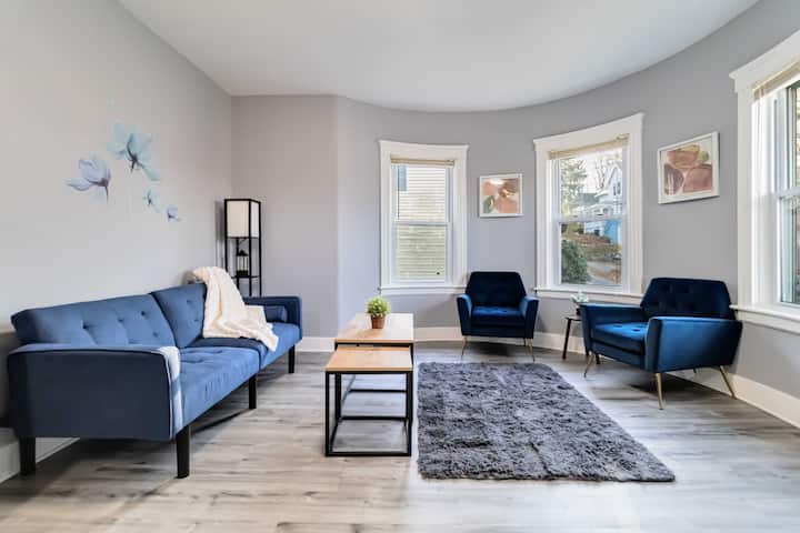 Cozy Apartment Near Indian Lake - Worcester, MA