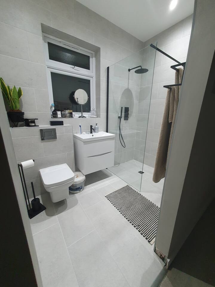 Hidden Bungalow Gem In Watford! - Watford