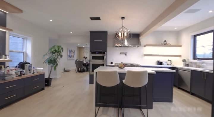 Luxury Farmhouse And Spa - Clarington