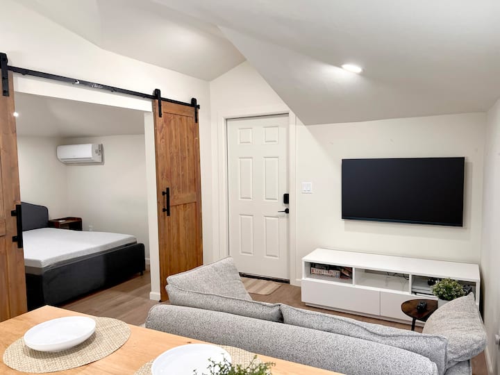 Brand New Guesthouse W/ Patio - Santa Monica, CA