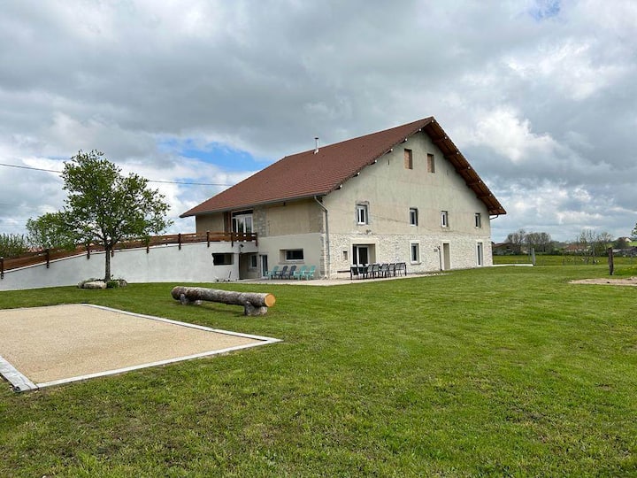 Gîte Groupe + Piscine Intérieure - Doubs
