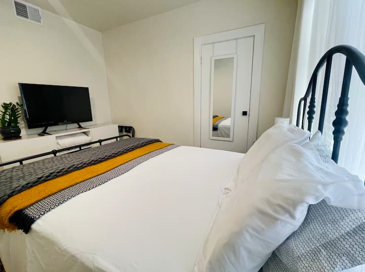 Downtown Phoenix House | Rm 2 | No Cleaning Fee - Phoenix, AZ