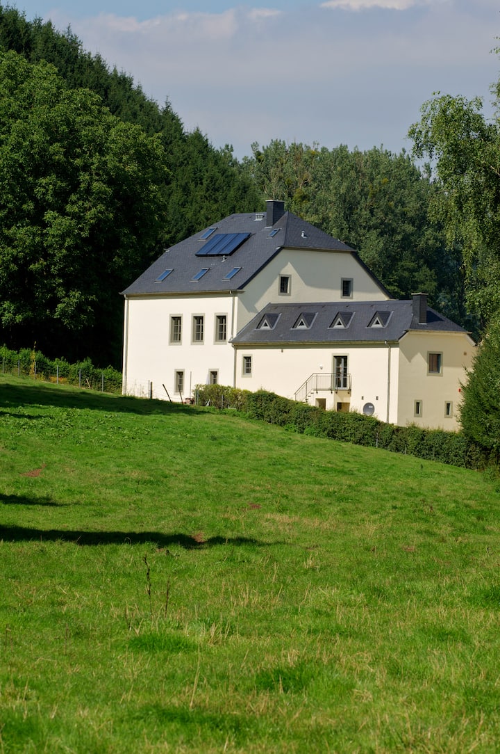 Ferienwohnung Im Grünen Mit Platz Bis 8 Personen - Diekirch