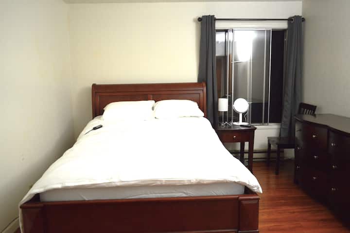 Modern 1br | Tilted Bed, 75” Tv & Indoor Parking - El Cerrito, CA