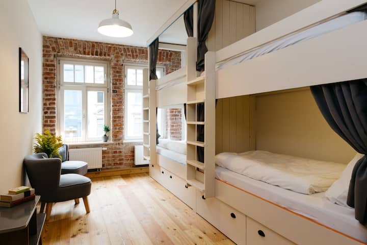Bett Im 4er-zimmer Female Only X Multitude - Leipzig