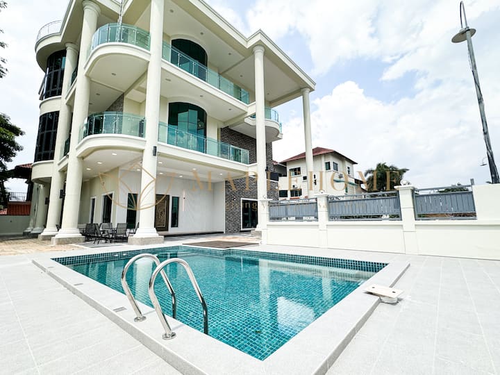 Spacious Luxury Retreat For 31pax W. Swimming Pool - Kajang