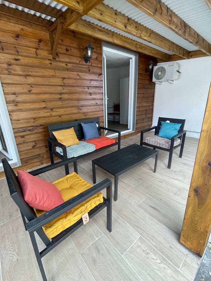 Tonga Soa Vahiny - Saint-Pierre