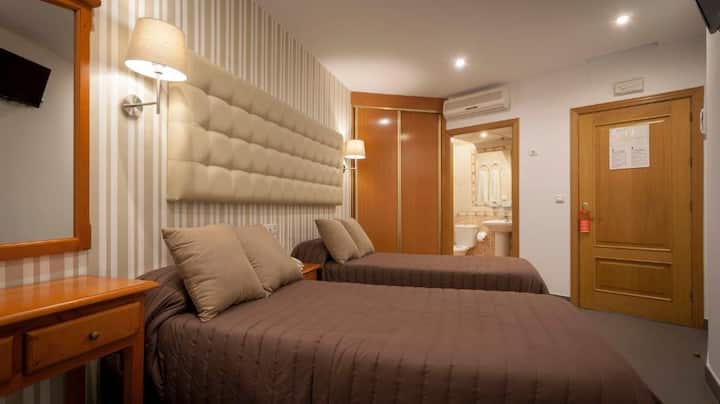 Hotel Rambla Emérita Dos Camas - Merida, Espagne