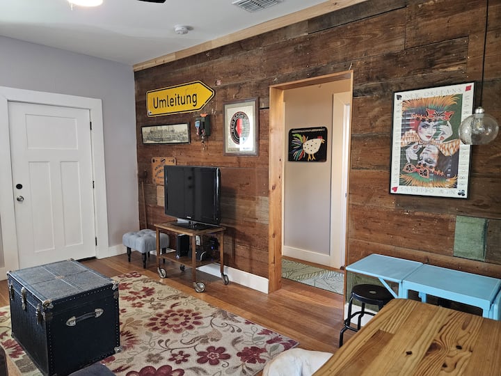 Lone Star District Bungalow - Highland Park - San Antonio