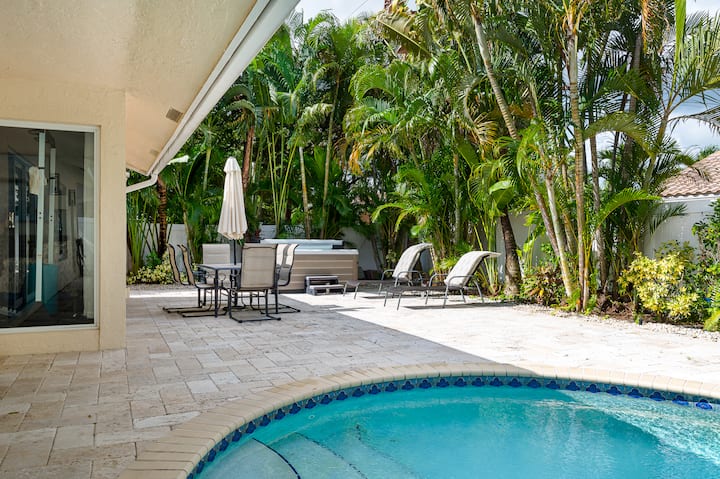 Beautiful Pool Home In Boca Raton - Boca Raton, FL