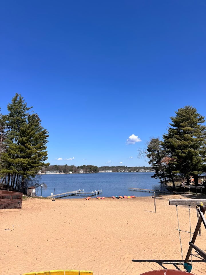 Beachfront -Double Queen Deluxe - Wisconsin Dells, WI