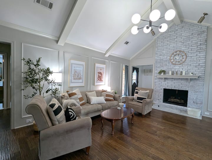 Charming House In Prime Location - キャロルトン, TX