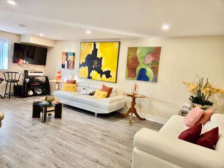 Private Apt In The Heart Of Notl - Niagara-on-the-Lake