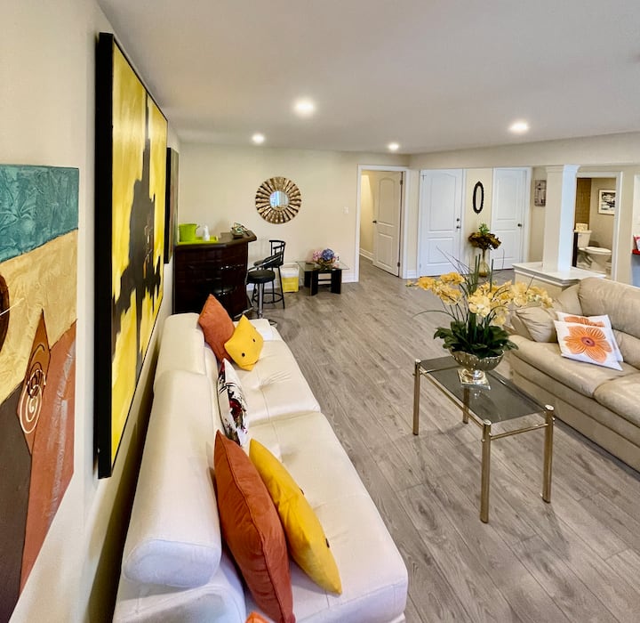 Private Apt In The Heart Of Notl - Niagara-on-the-Lake