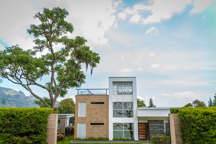 Eco-luxury Mountain Retreat Dapa - La Cumbre