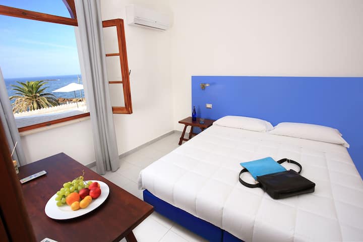 Meli Hotel (On The Beach) - Castelsardo