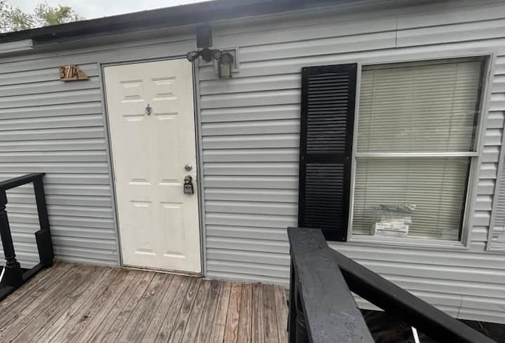 Beautiful Two Bedroom House - Lake Wales, FL