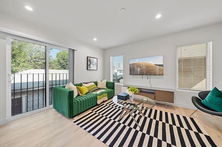 Spacious 3 Bedrooms House In Hollywood Center - Koreatown - Los Angeles