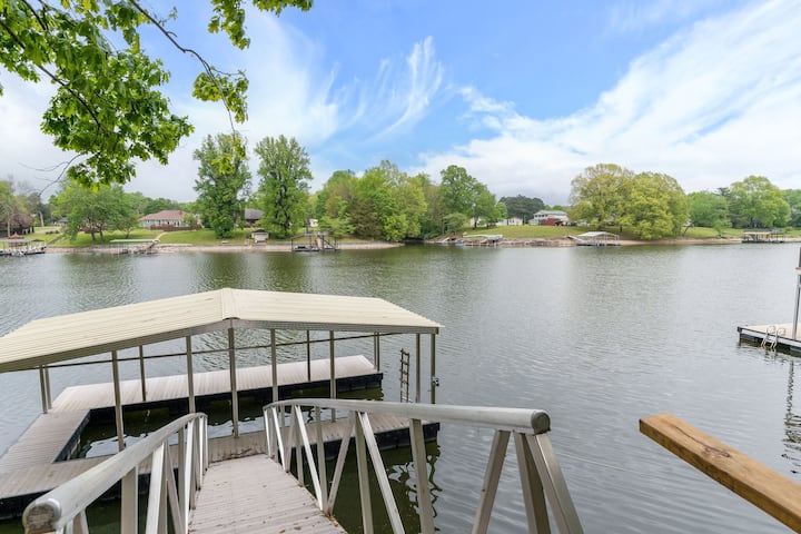 Majestic Lakehaven-hot Tub-boatdock-pool Table - Estill Springs, TN