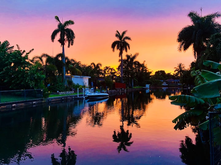 Waterfront Vacation Home W/ King Bed/ Pool/hot Tub - Margate, FL