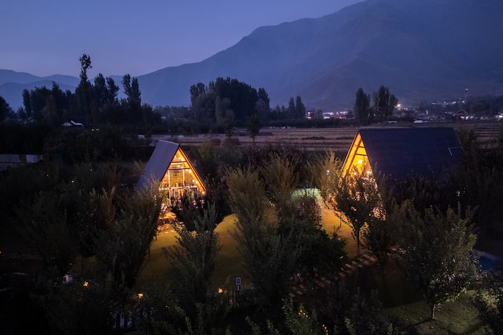 Stayvista At Calm @ Rahat W/ Wifi, Lawn, Bbq - Srinagar