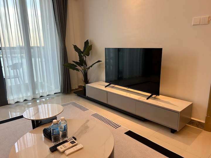 R&f 1r1b Black& White City View Han Lin & Wan Li - Johor Bahru