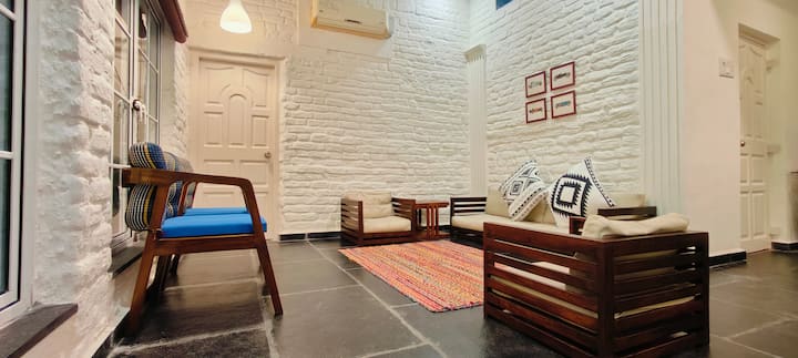 "Under The Tree" Rustic Homestay By The Beach - Alibag