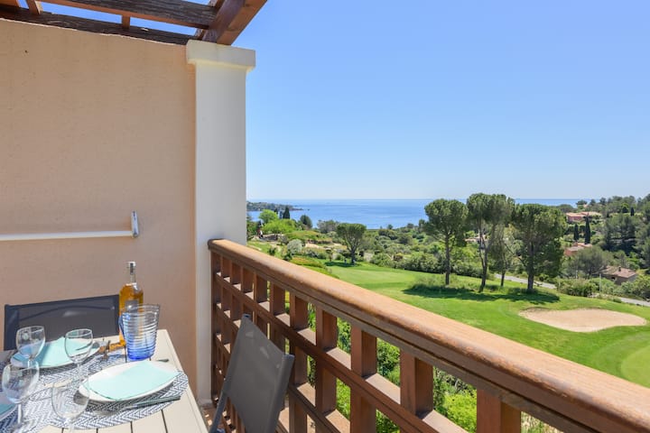 F3 Climatisé Vue Mer Et Golf Avec Parking Couvert - Saint-Raphaël