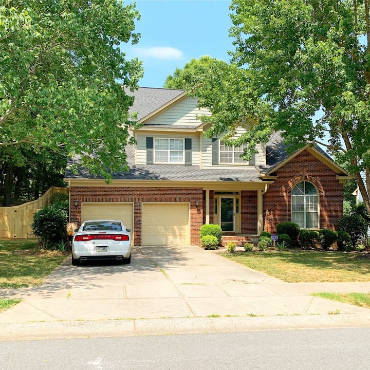 Charlotte’s Finest - Northlake - Charlotte